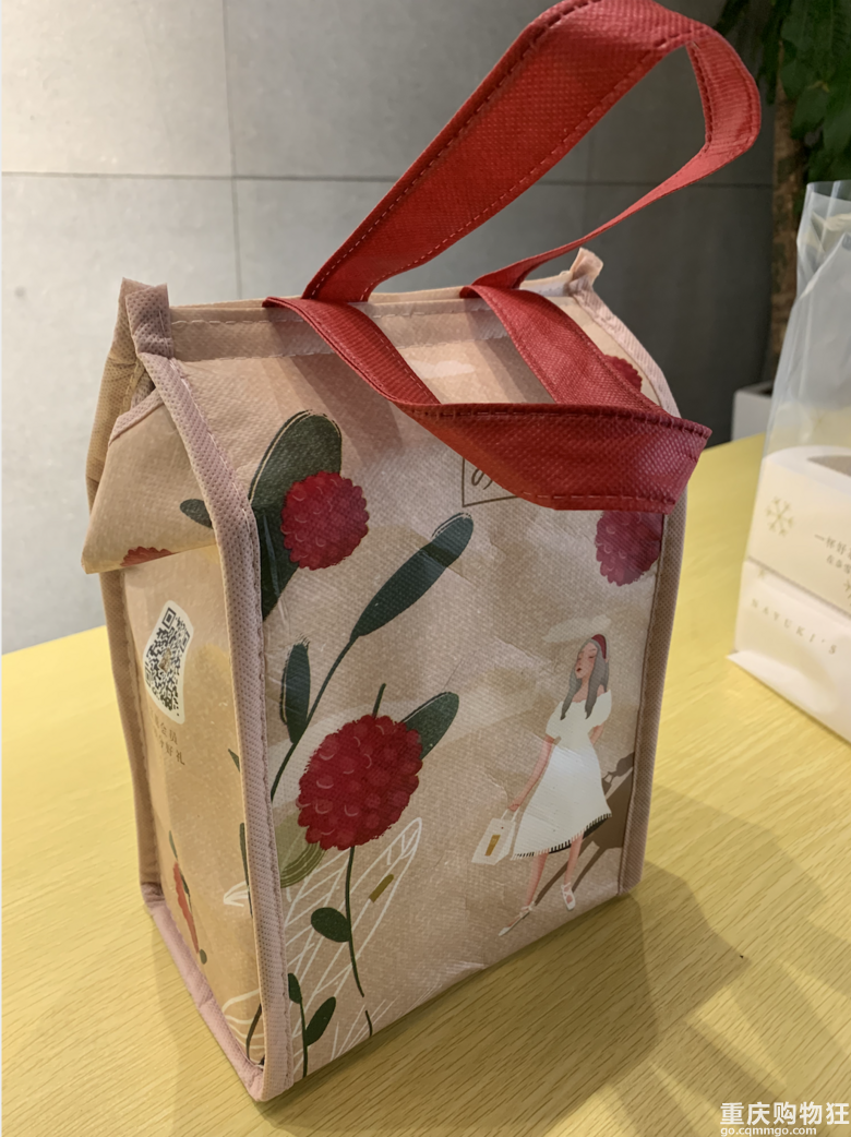 奈雪的茶风很大，但我竟然最喜欢它的外卖袋-美食狗仔队-美食俱乐部-重庆购物狂