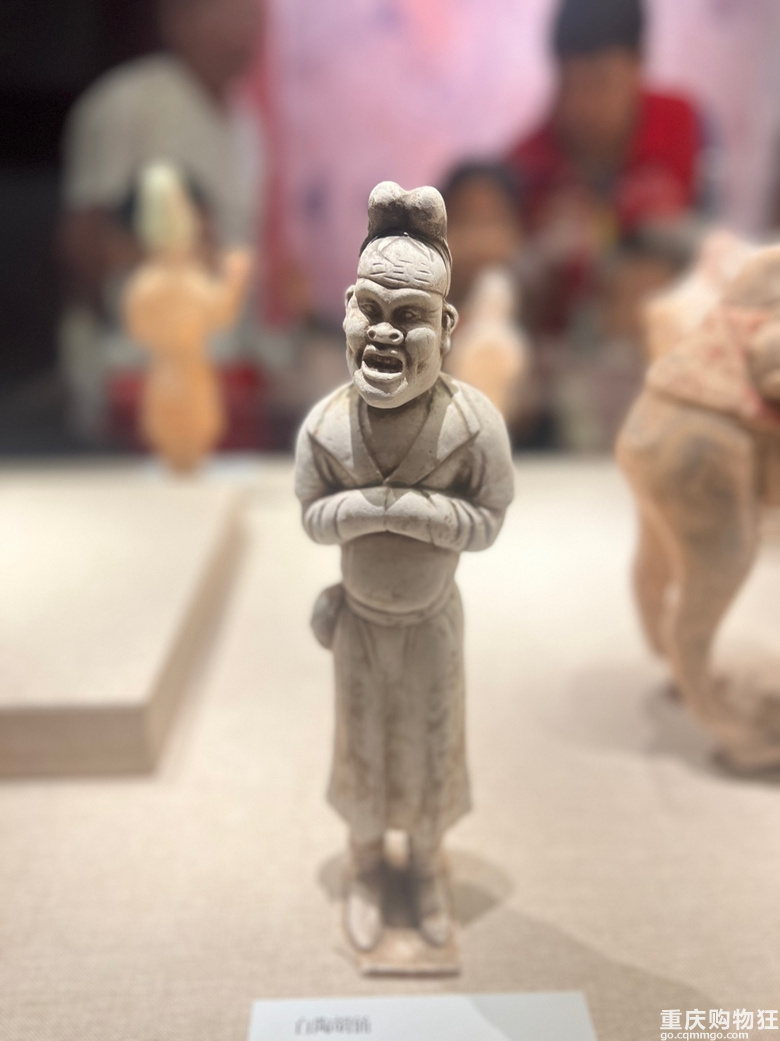 河南博物馆里的显眼包们 游山玩水 重庆购物狂