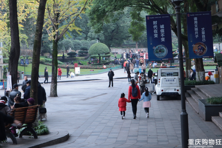 沙坪公园好多人哇-重庆杂谈-重庆购物狂