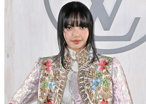 Lisa被指丰臀过度，盲目追求欧美风比例失调，没得到豪门男友承认-娱乐八卦-重庆购物狂