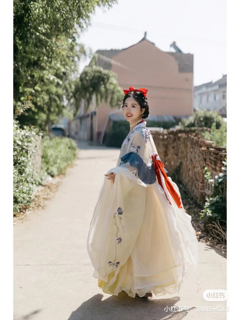 白雪公主的晨袍未免太貌美了吧，而且好特别，不结婚也心动-谈婚论嫁-台州19楼