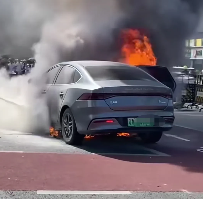 BYD又火了！又一新能源汽车，发生起火燃烧-台州汽车-台州19楼
